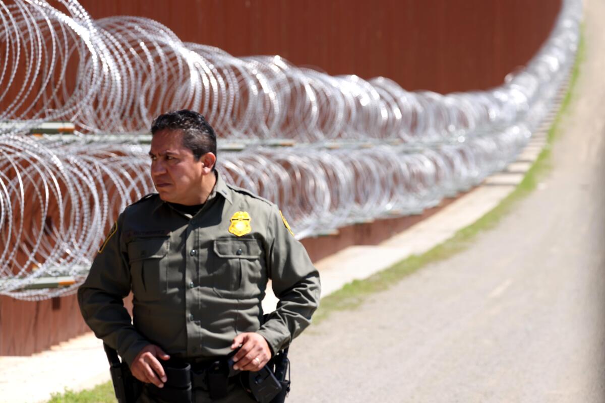Trump to set up militarized zone along U.S.-Mexico border in California ...